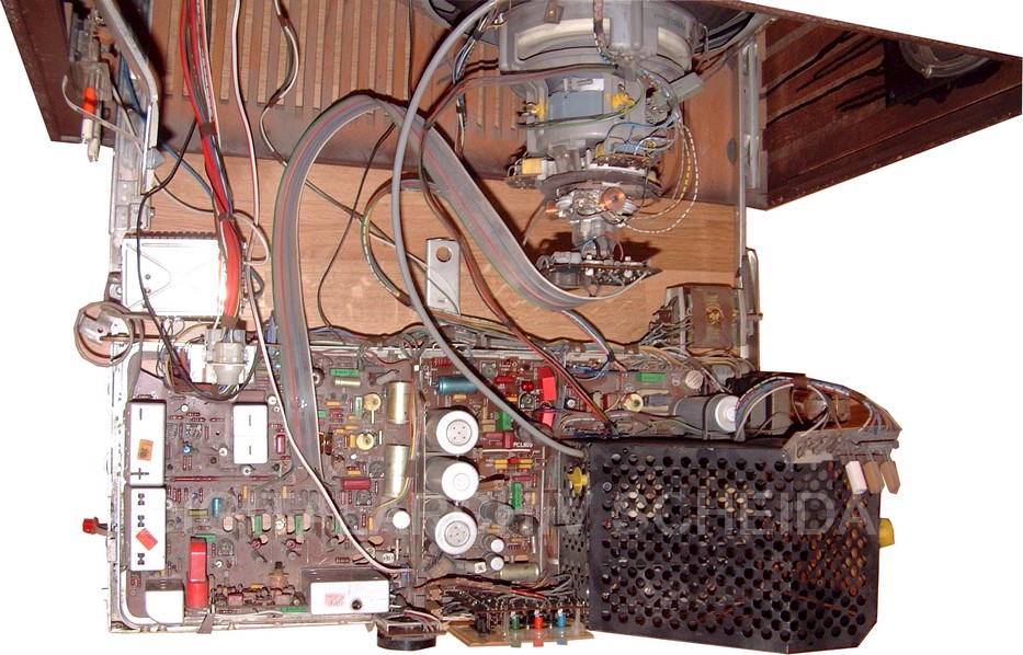 Der österreichische Minerva Color 707 PAL Farbfernseher